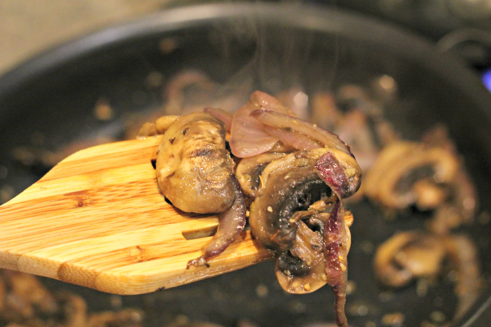 Easy & healthy vegetarian pasta with beans tomato and onion