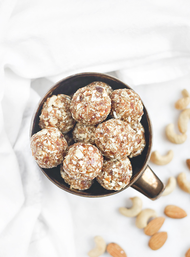 5 Ingredient raw caramel bites - THIRTEEN THOUGHTS